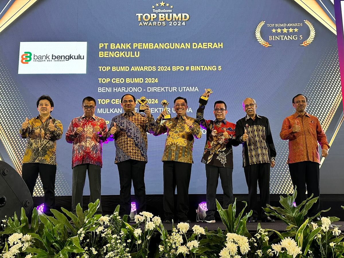 Gubernur Bengkulu Berhasil Raih Dua Penghargaan Top Pembina BUMD 2024 Dari TopBusiness.id ...