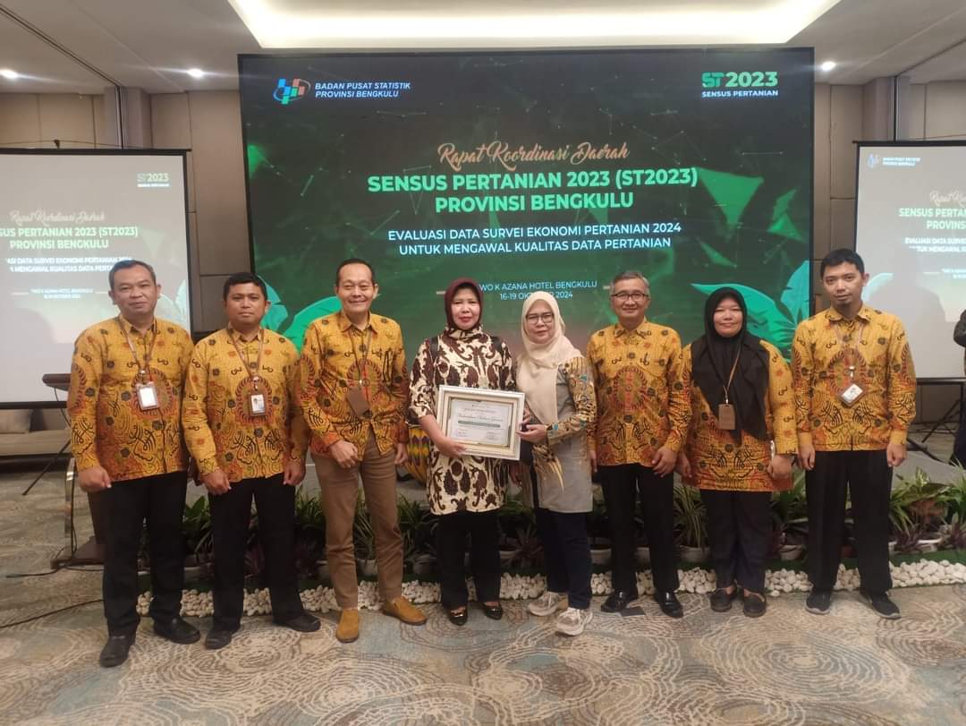 Kebun Geran Raih Penghargaan Sebagai Kelurahan Cinta Statistik - Kilas.co.id